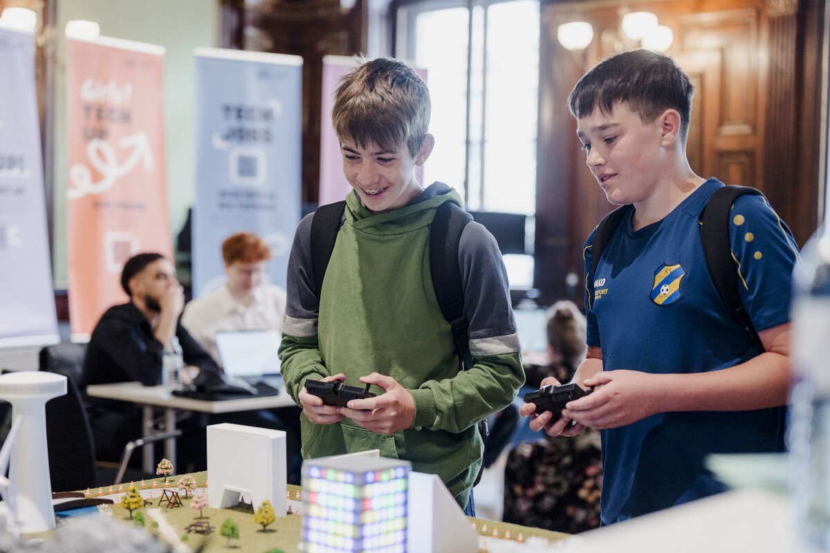 So geht Energiewende: 350 Schüler:innen beim LET’S TECH Day in Wien - OVE