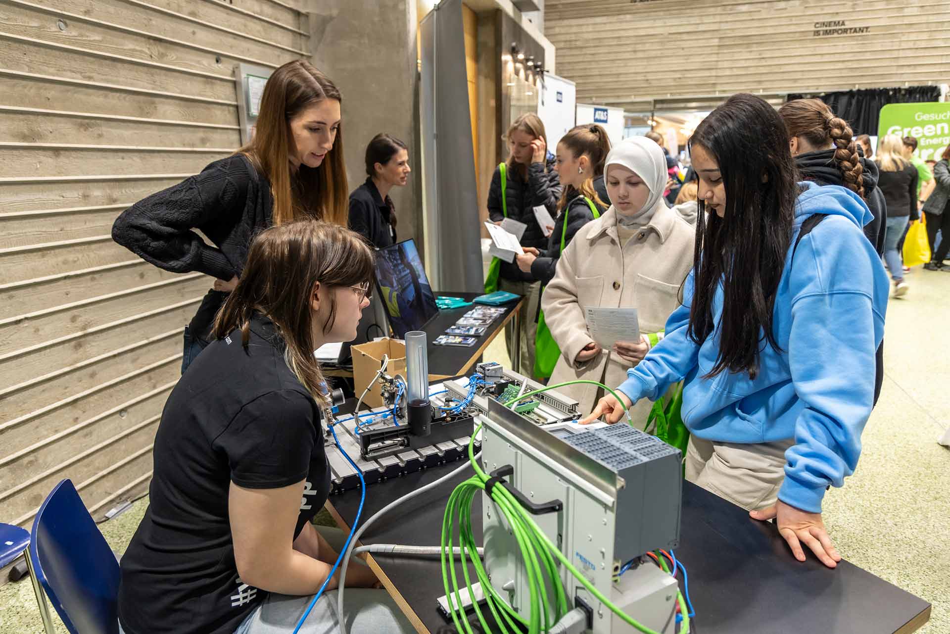 Technik-Zukunft für Mädchen: Girls! TECH UP begeistert in Graz - OVE