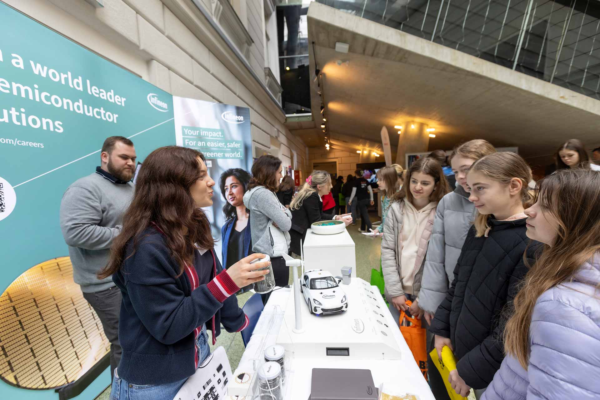 Technik-Zukunft für Mädchen: Girls! TECH UP begeistert in Graz - OVE