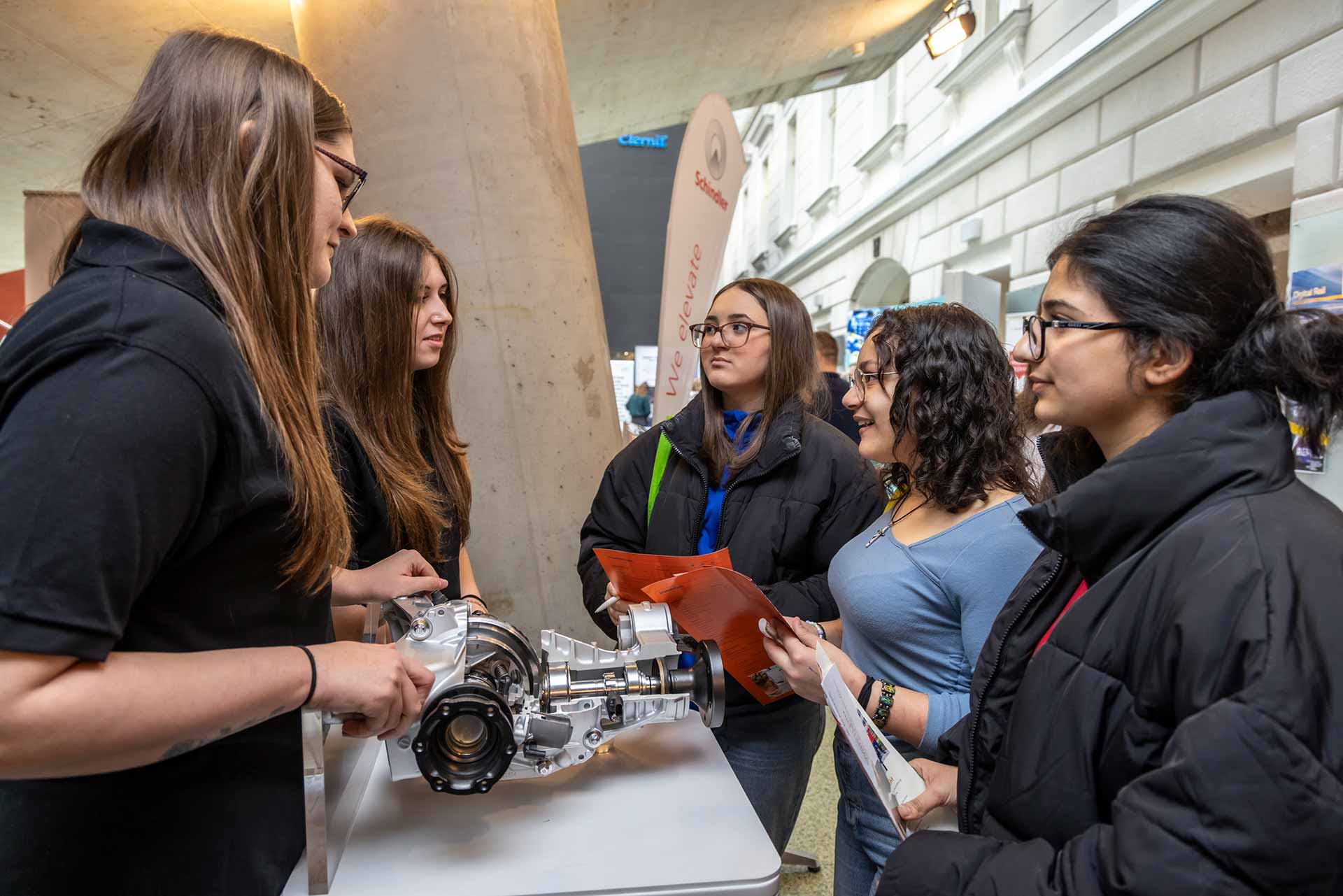 Technik-Zukunft für Mädchen: Girls! TECH UP begeistert in Graz - OVE