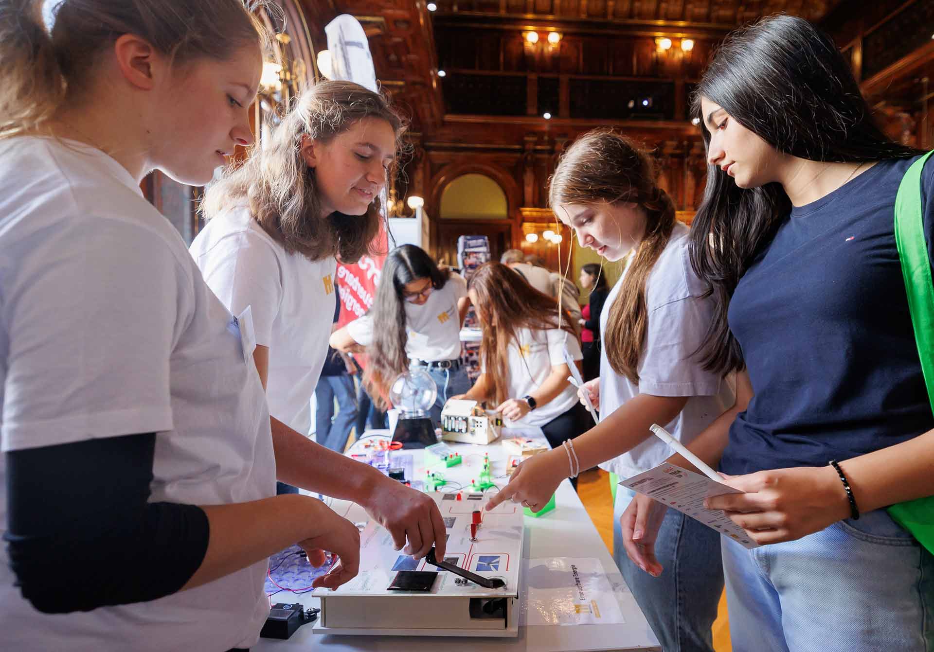 Das war der Girls! TECH UP-Erlebnistag 2023 in Wien - OVE