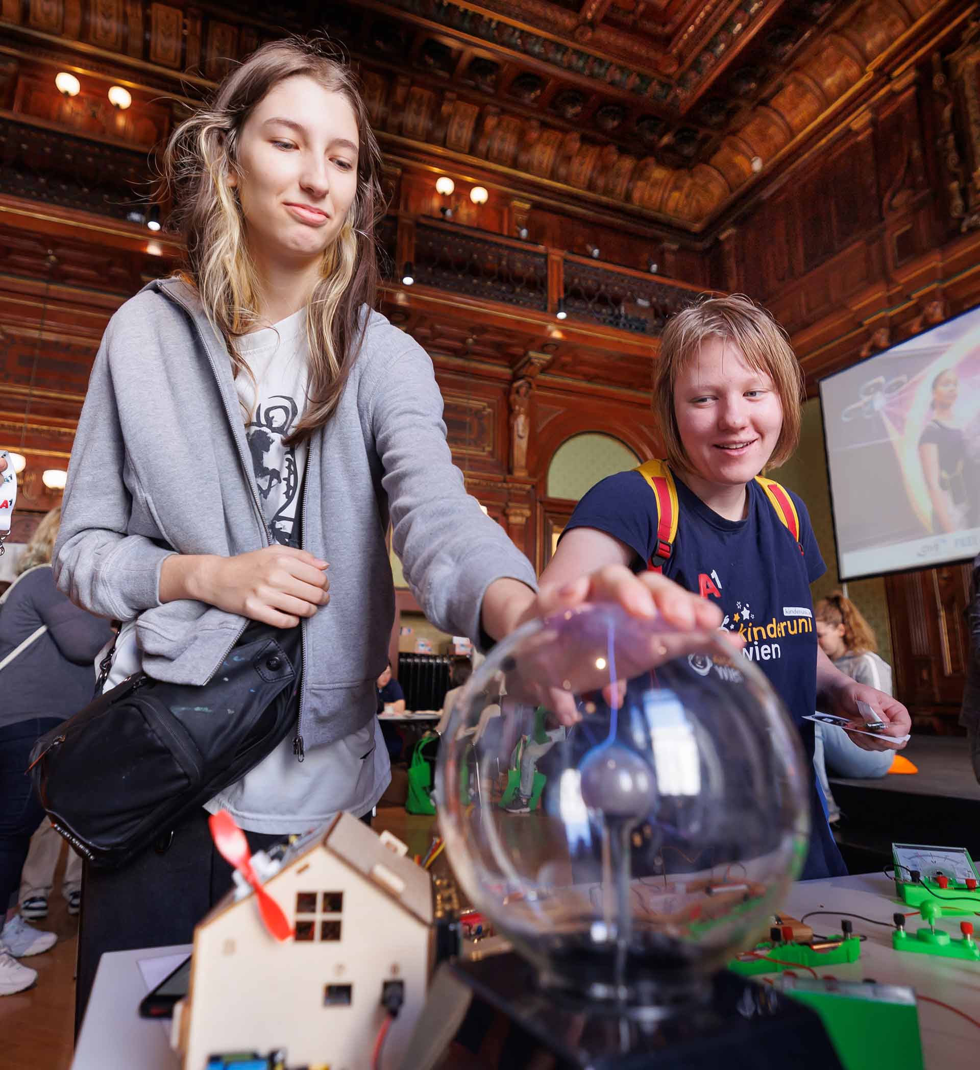 Das war der Girls! TECH UP-Erlebnistag 2023 in Wien - OVE