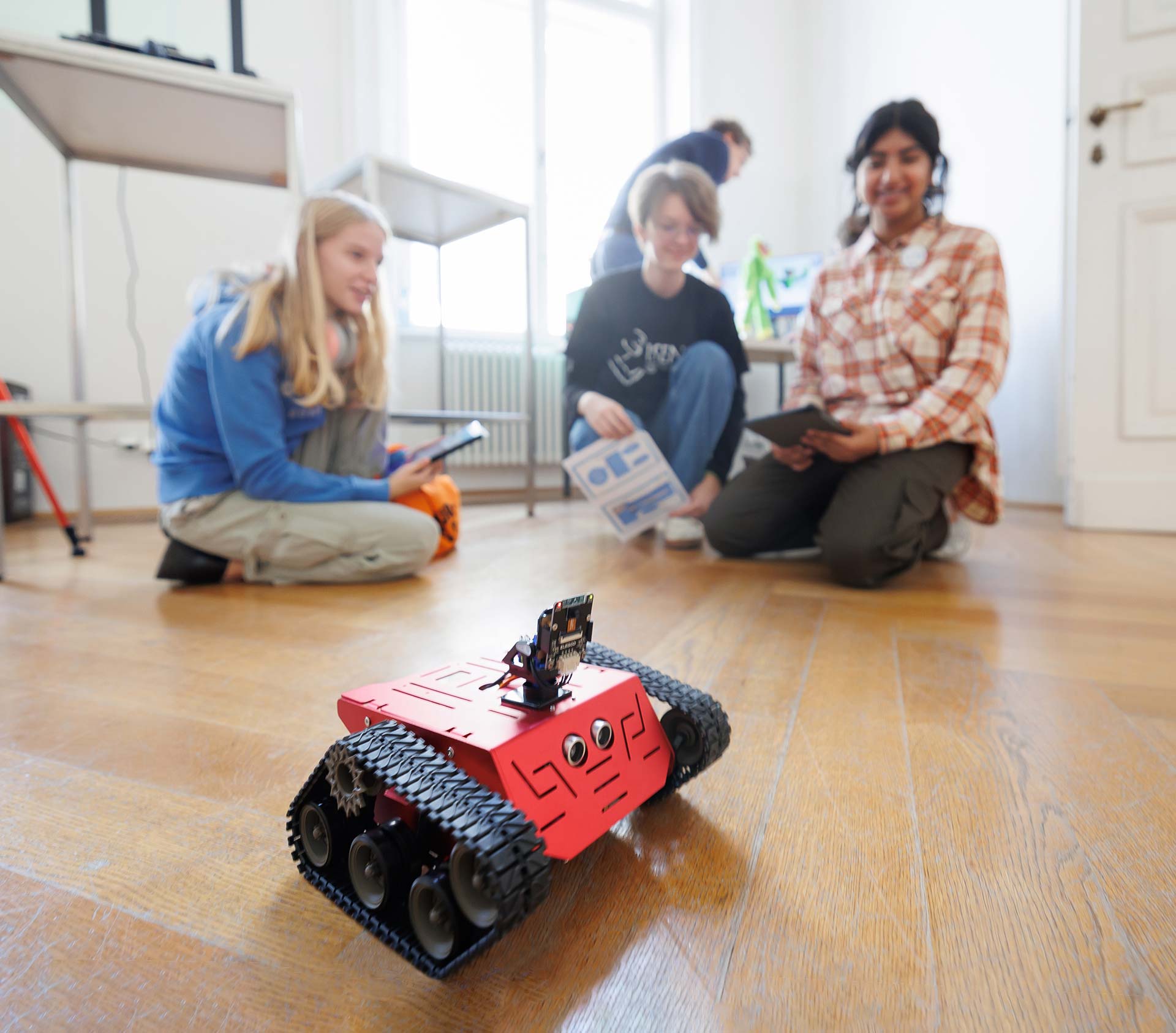 Zukunftstechnologien im Fokus: Girls! TECH UP in Wien mit begeisterten ...