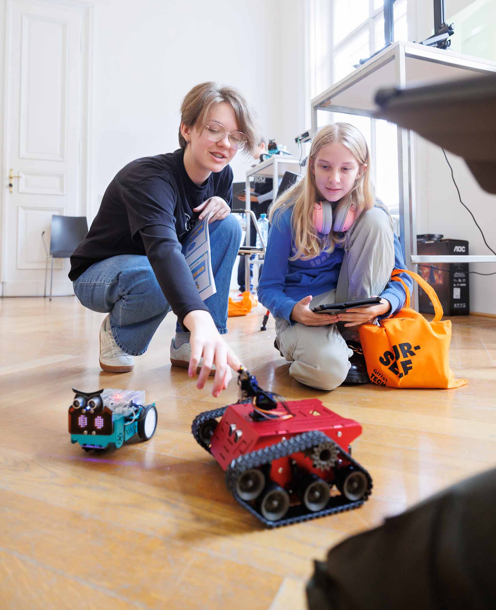 Zukunftstechnologien im Fokus: Girls! TECH UP in Wien mit begeisterten ...